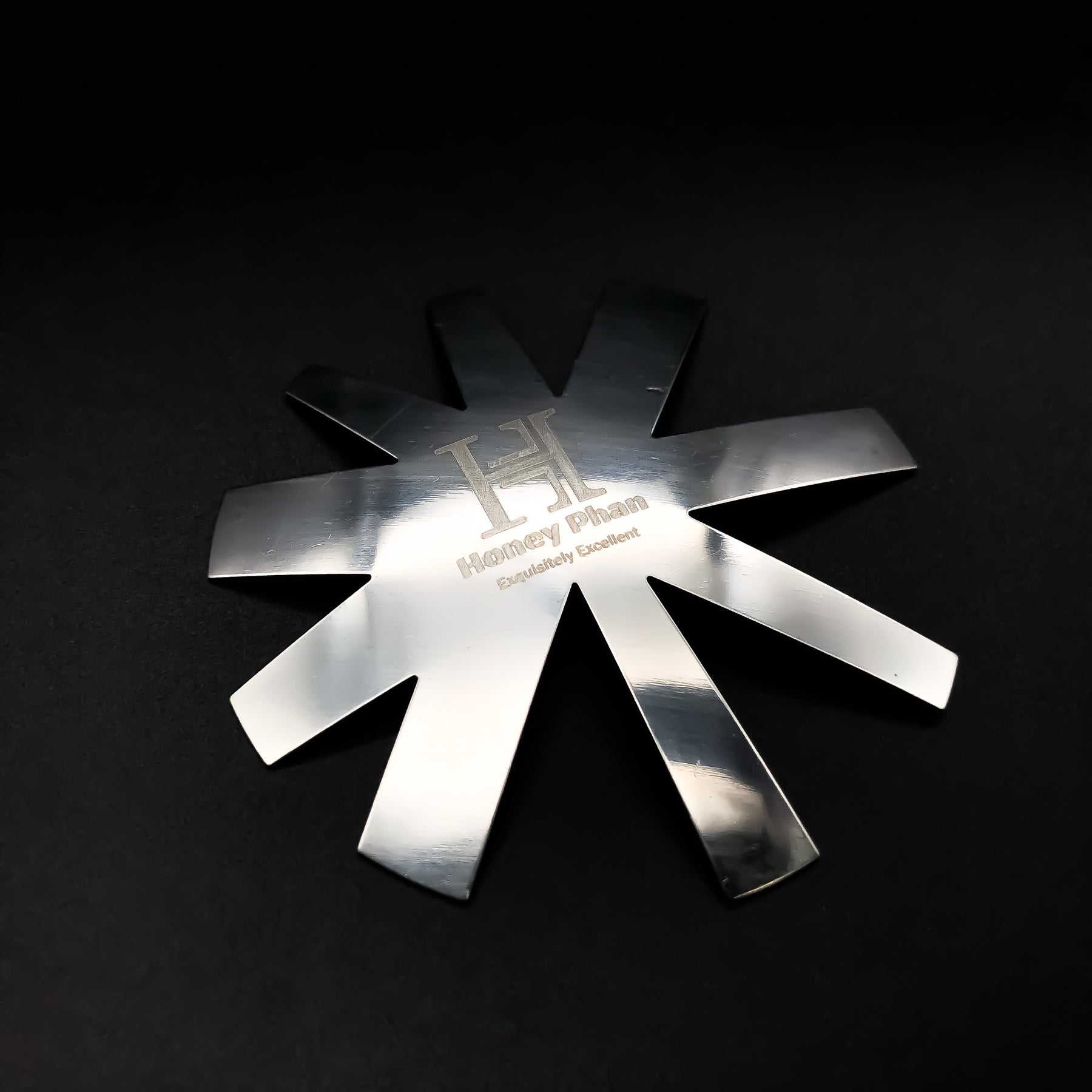 V - SHAPE CUTTER – HONEY'S NAIL SECRET